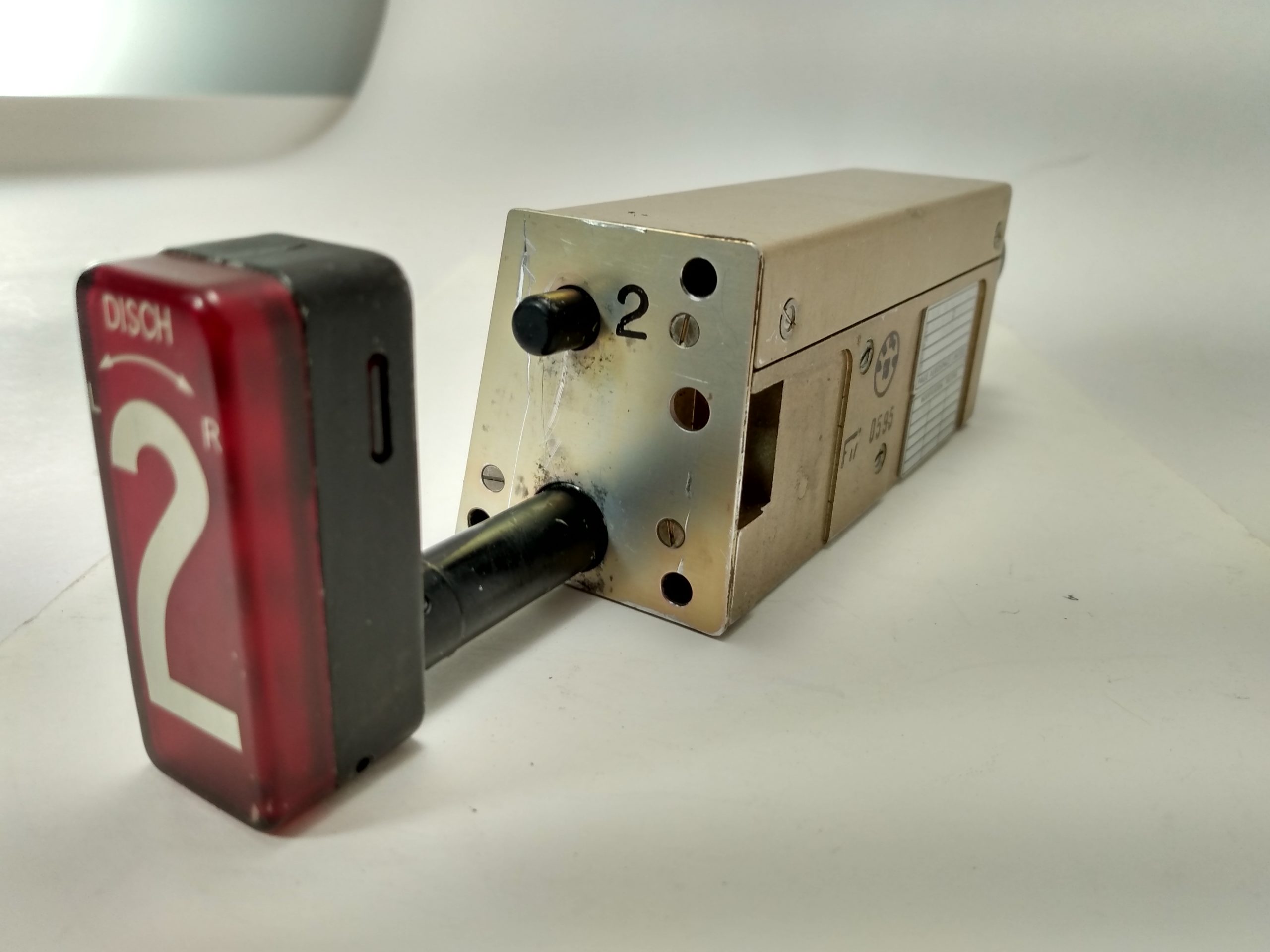 Engine Fire Shut-Off Switch PN D533-08-001 – Flight Simulator Components